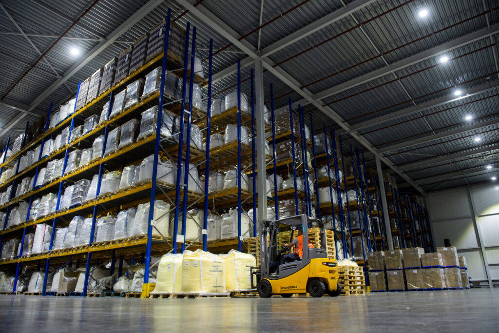 Bau eines neuen halbautomatischen Hochregallagers in Eerbeek - Schotpoort Logistics